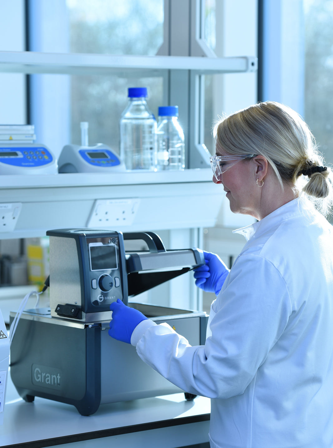 What is the airflow rate for my UV cabinett? – Grant Instruments